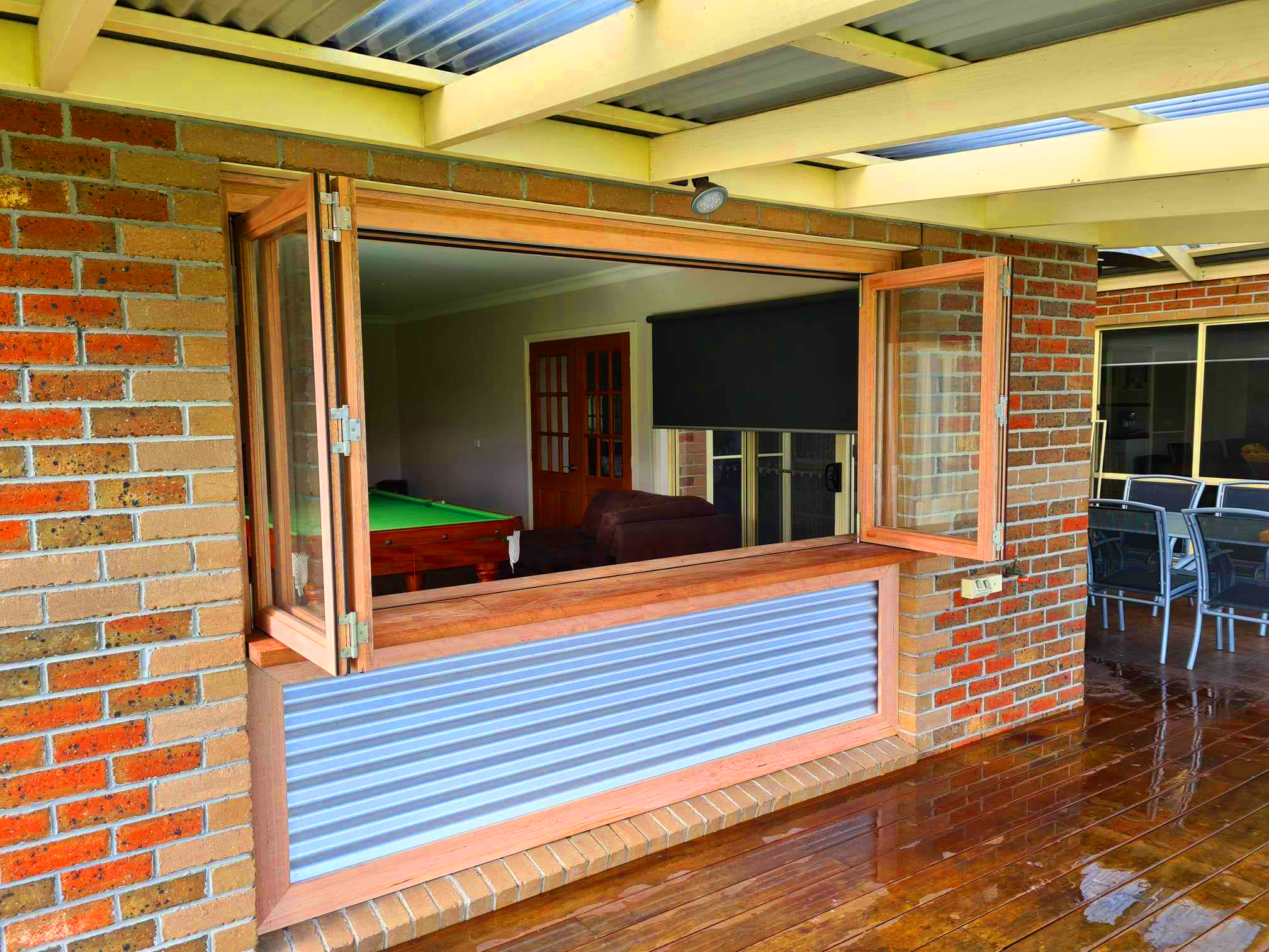 Best Window Replacement Service - Unhinged Windows & Doors